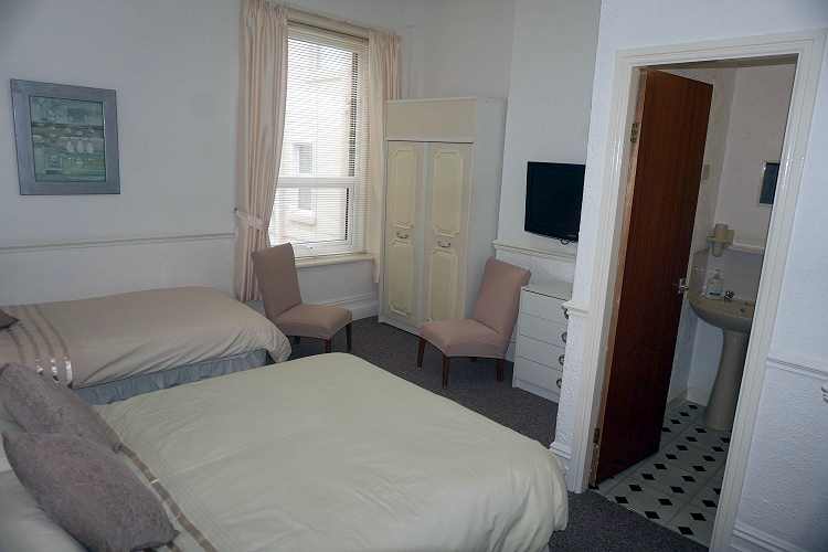 Promenade Licensed Hotel | 202 Queens Promenade, Blackpool, FY2 9JS