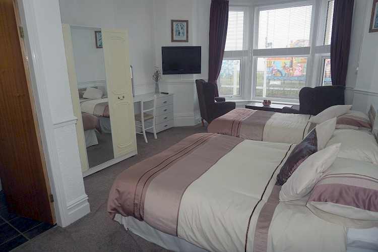 Promenade Licensed Hotel | 202 Queens Promenade, Blackpool, FY2 9JS