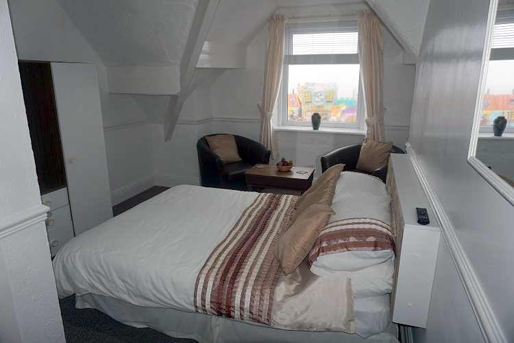 Promenade Licensed Hotel | 202 Queens Promenade, Blackpool, FY2 9JS