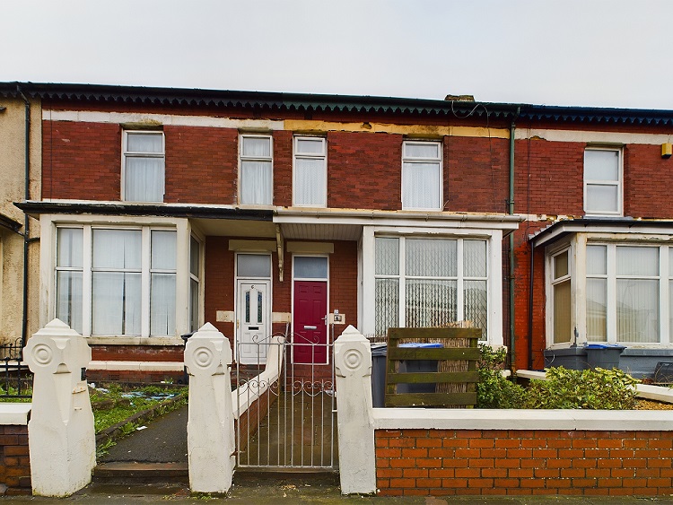 4 Non Self Contained Flats | 63 Warley Road, Blackpool, FY1 2LL